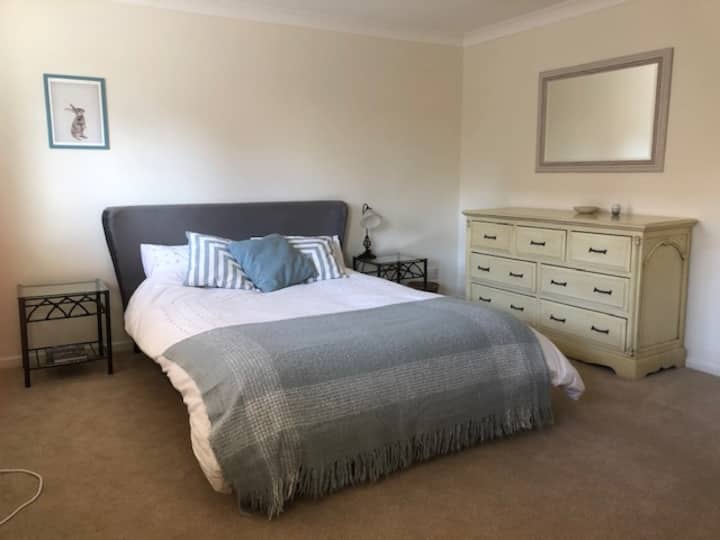Private Room In Residential Home Hosted By Helen - Holkham