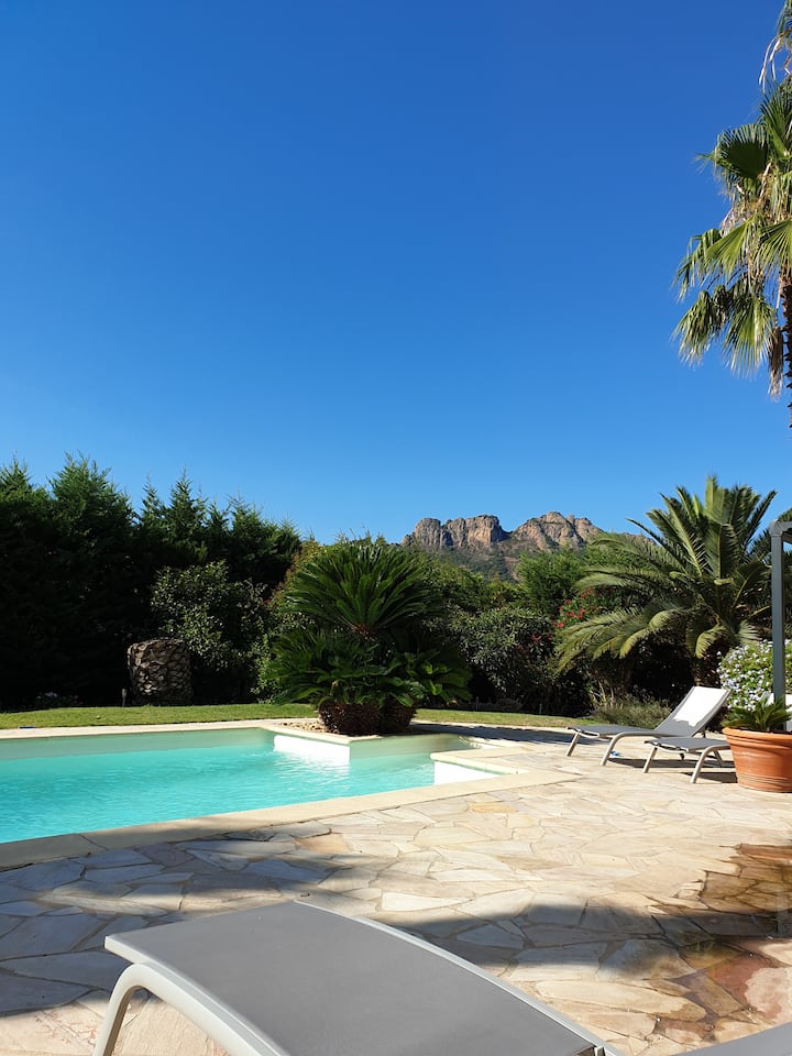 Belle Villa Avec Piscine Chauffée Et Vue - Puget-sur-Argens