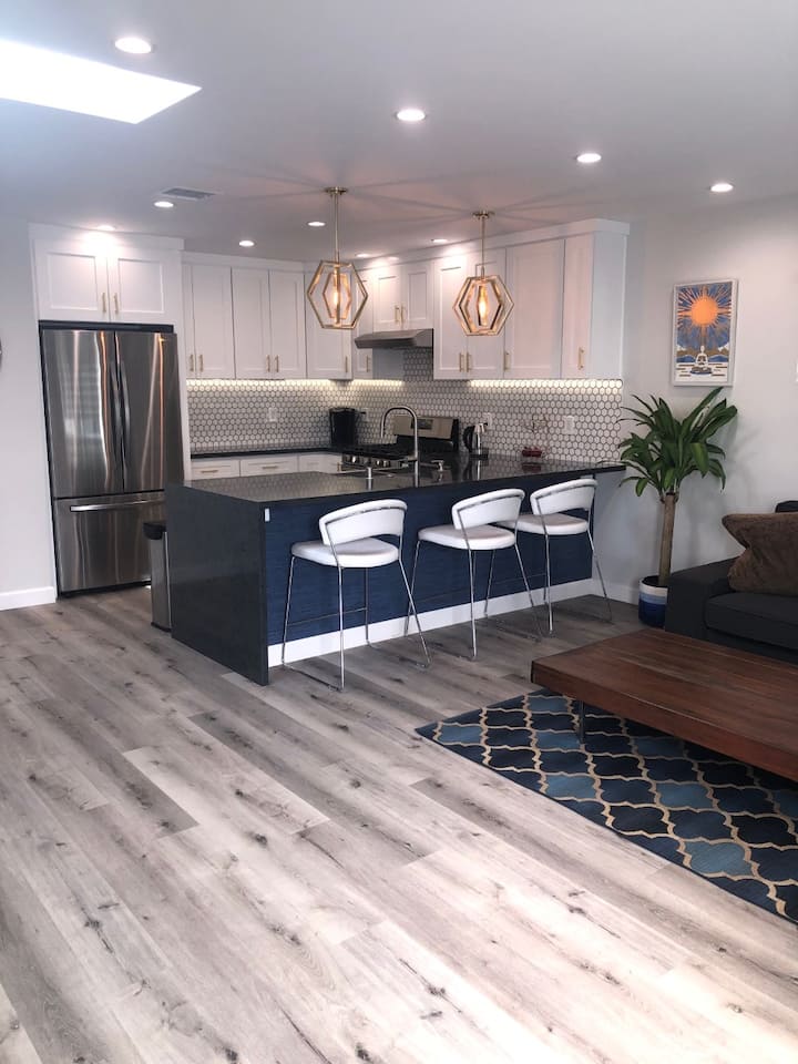 New Modern 2+2 Guest Villa-prime Location - 30day+ - Los Angeles, CA