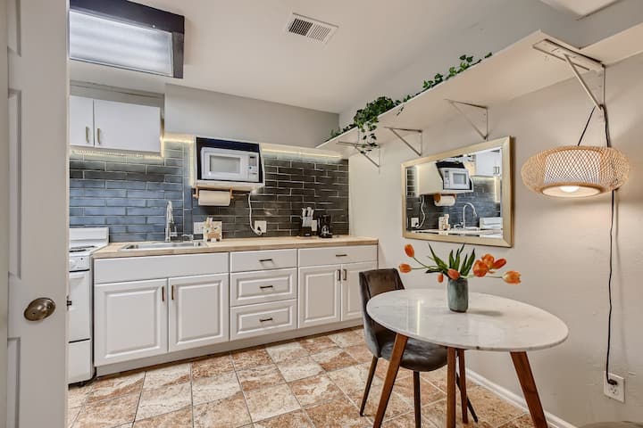 Lower Level Private Apartment Centrally Located - Denver, CO