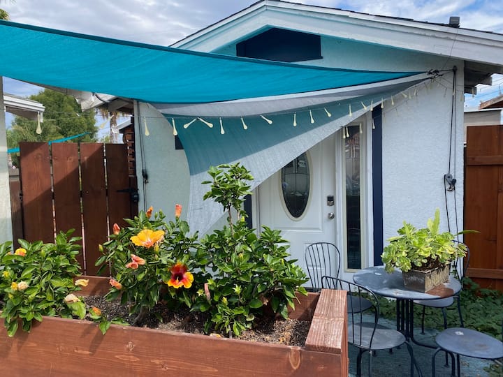 Cozy Guesthouse With A Sunny Patio - San Diego, CA