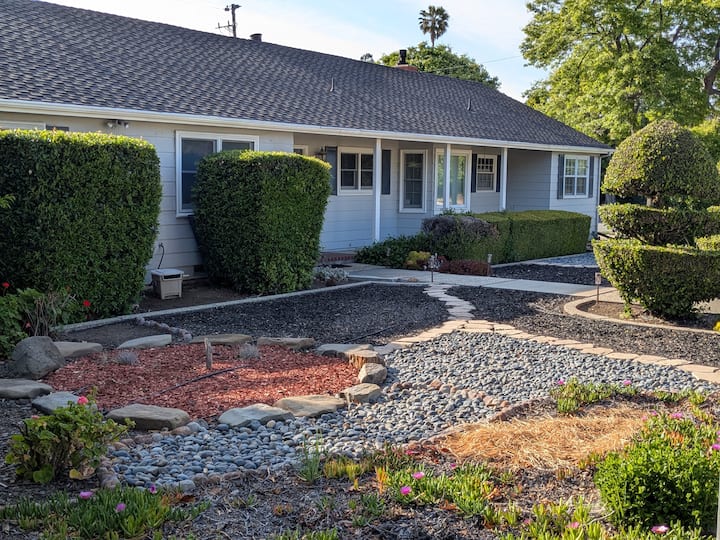 Large House Silicon Valley Vibes - Almaden, CA