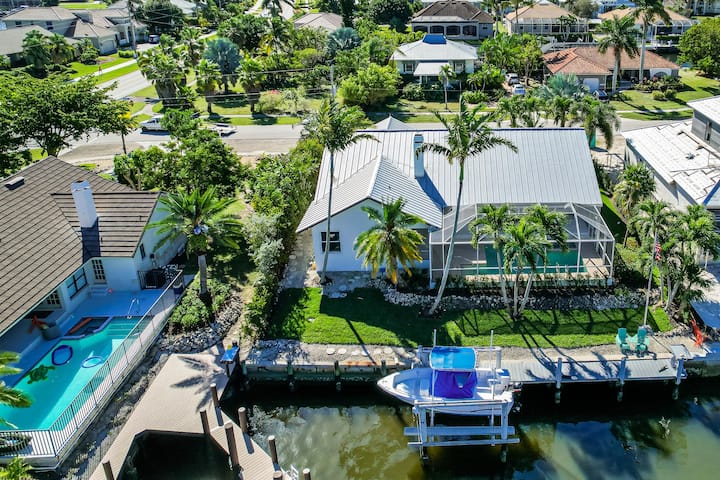 Beautiful Peaceful Waterfront Marco House - Marco Island, FL