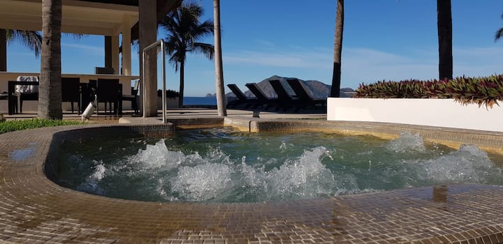 Departamento En Hermoso Complejo A Pie De Playa - Manzanillo