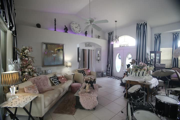 Cheerful 5 Star Resort Glam Home, Pool/spa/gazebo! - Port St. Lucie, FL