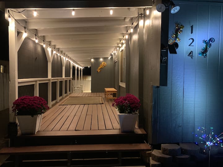 Fun & Games At Lizard Lounge In Page/lake Powell - Page, AZ