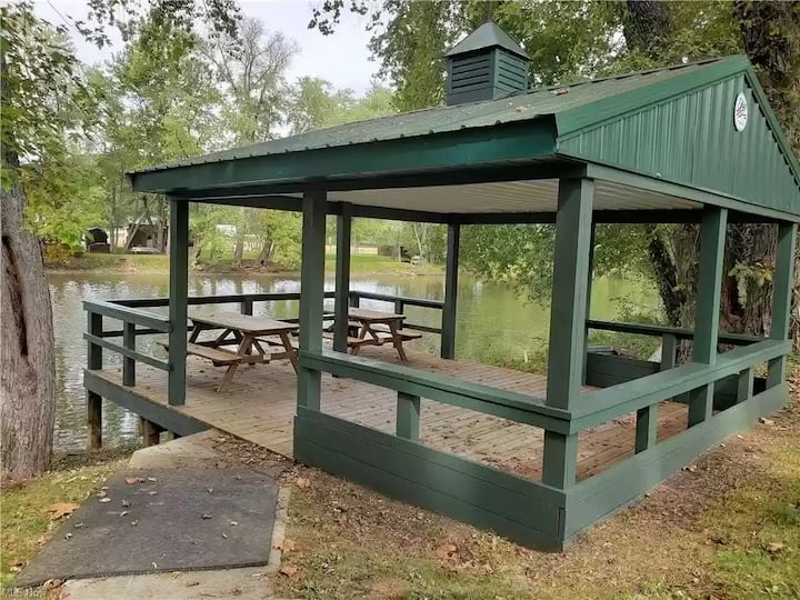 On The Bank - River Retreat - Ohio