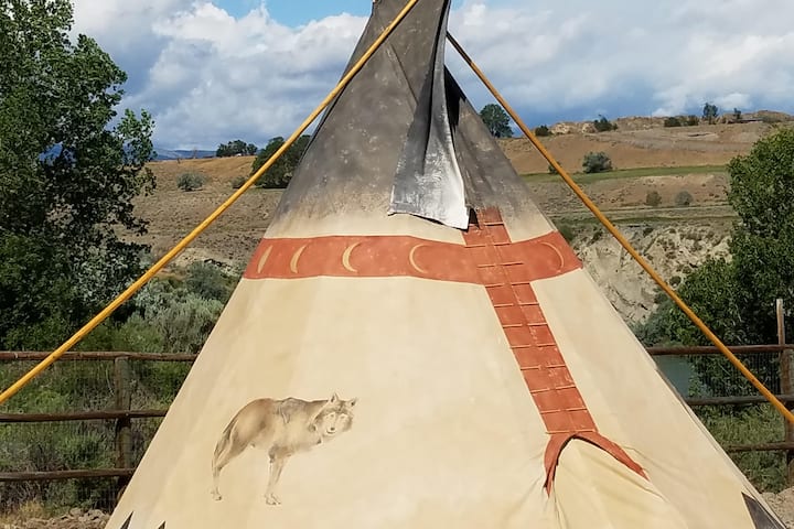 Cody Trout Ranch Camp Wolf Tipi - Cody, WY