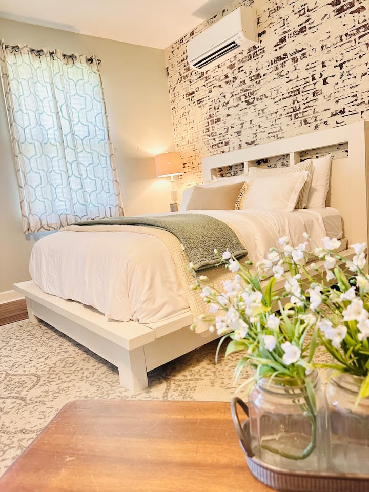 Creekside Studio Retreat - Murfreesboro, TN