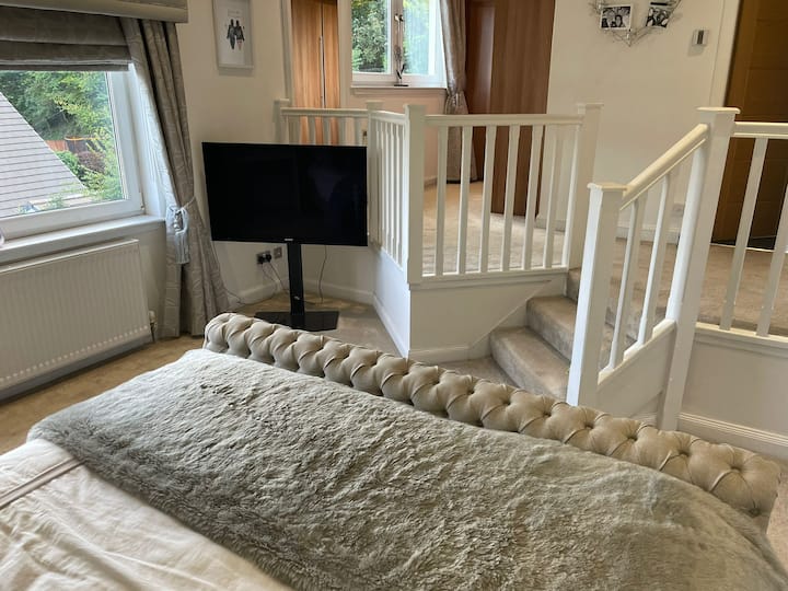 5 Bedroom Luxury Villa With Hot Tub And Gym - East Kilbride