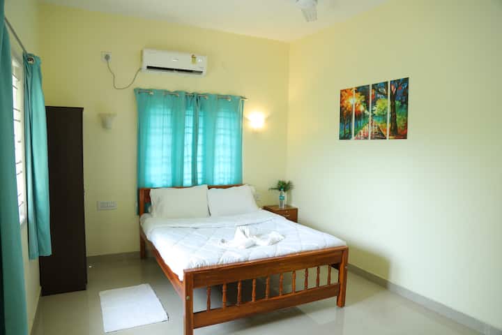 Albatross Elaichi Studio Suite - Laysan Friends' - Yelagiri