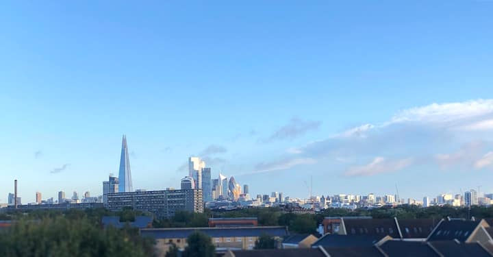 Arty, Gypsy Warehouse Flat With Views Of London - Londen
