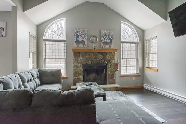Cozy Mountain Getaway In Amenity Packed Community - Bushkill, PA