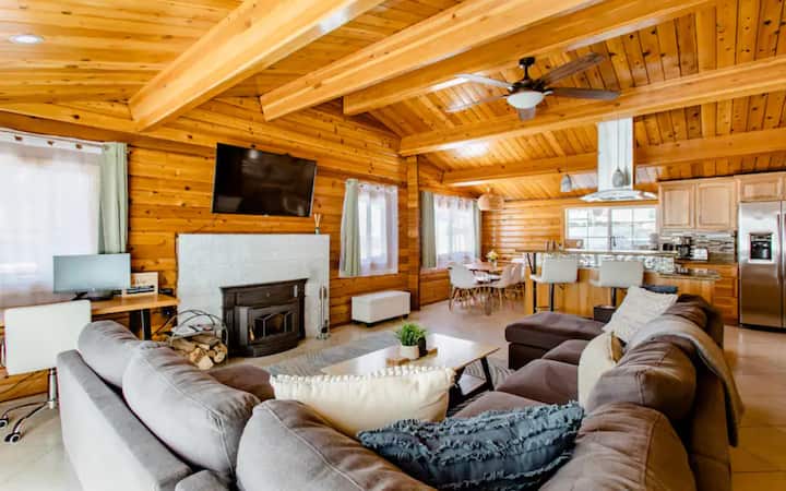 Cozy Pet Friendly Cabin - Lake Tahoe