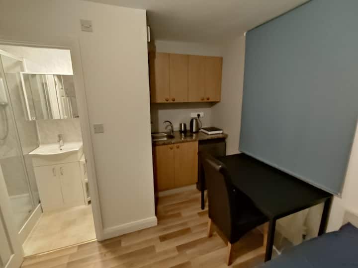 Lovely Studio/double Room , Mansfield Town Centre - Sherwood Forest