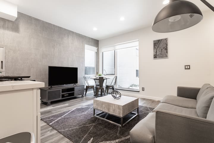 Duplex 4 Br With Rooftop Views Of Space Needle - North Beach/ Blue Ridge - Seattle