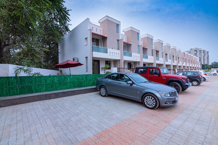 Bonfire Retreat: Newly Renovated:3bhk Duplex Villa - ジャイプル