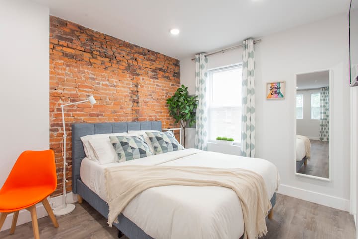 The Brick & Blue Suite | University City - Bryn Mawr