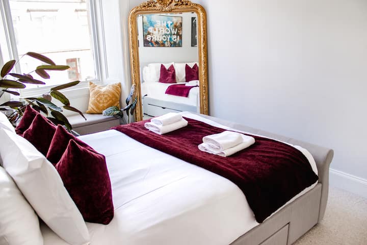 2 Brd - West End -Host Up To 4 - Central Location - Glasgow