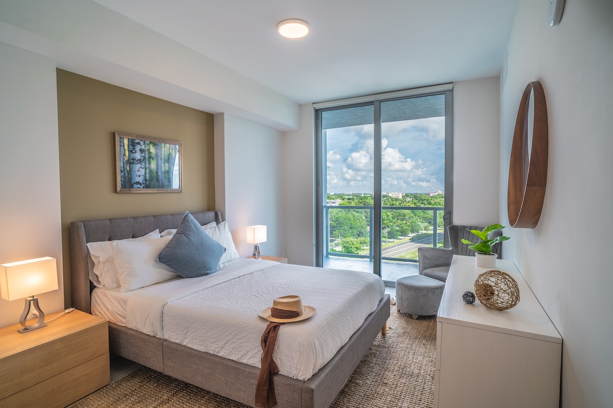 Quadro building - Brand new, Modern Apt with parking pool and Gym ...