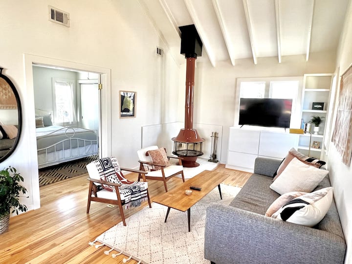Adorable 1-bedroom With Fireplace In The Nations - Nashville, TN