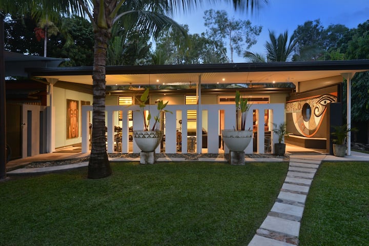 Tropical Villas, 3 Bedrooms W/ Pool - Port Douglas