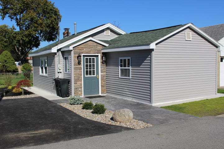 Hide-a-way Cozy Cottage - Rotterdam, NY