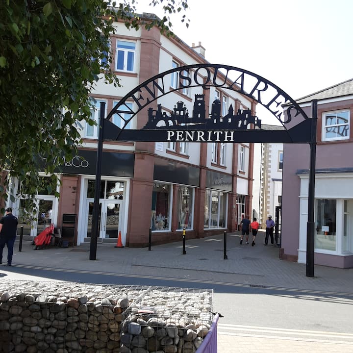 Newly Fitted 2 Bedroom Appt+lift In Heart Penrith - Pooley Bridge