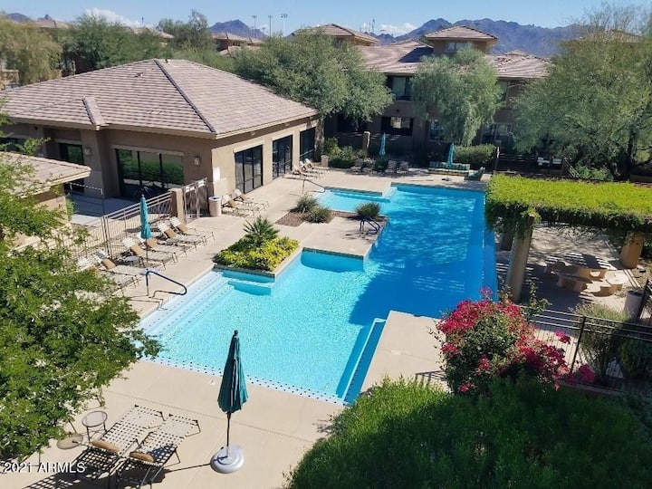Lovely 2 Bedroom Condo With A Pool - Scottsdale, AZ