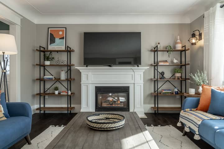 Relax In Comfort @ Pine Cove Place, 3 Bd W Hot Tub - Burlington