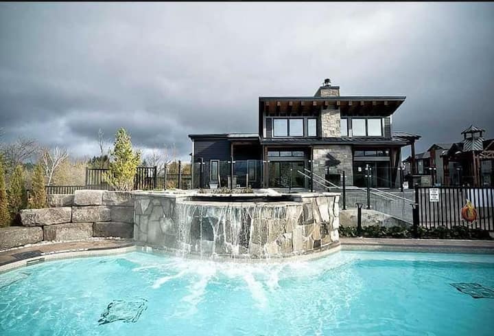 3 Bed 3 Bath, Ground Floor Condo With Pool/hot Tub - Collingwood