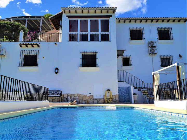 Agradable Villa Con Piscina Privada - Oliva