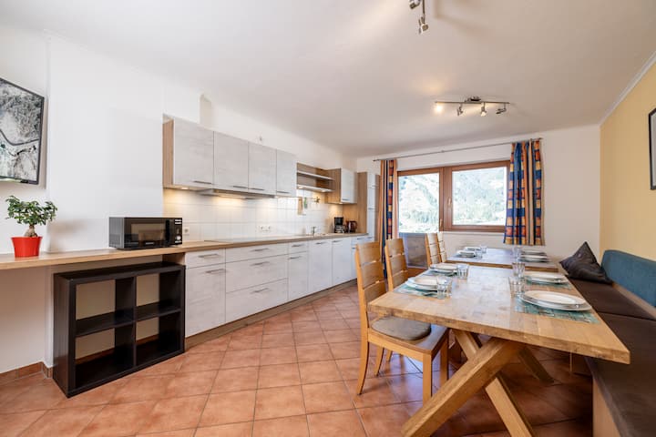 Spacious And Quiet Home With View - Mayrhofen