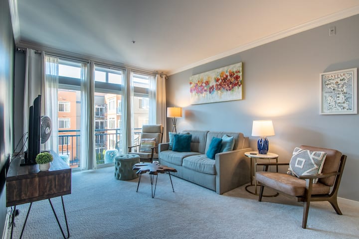 Stylish 2 Br, 2 Ba Home In The Heart Of The City! - Seattle, WA