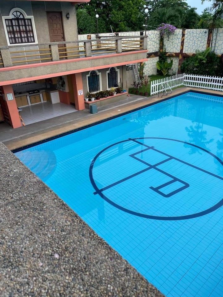 Private 5-bedroom Villa With Pool - Pila, Philippines