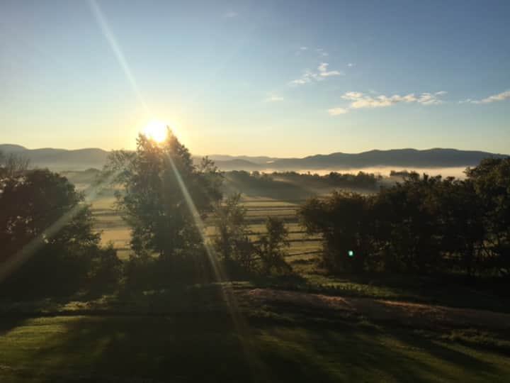 Cozy, Quiet 1-bedroom Apartment With Fabulous View - Middlebury, VT