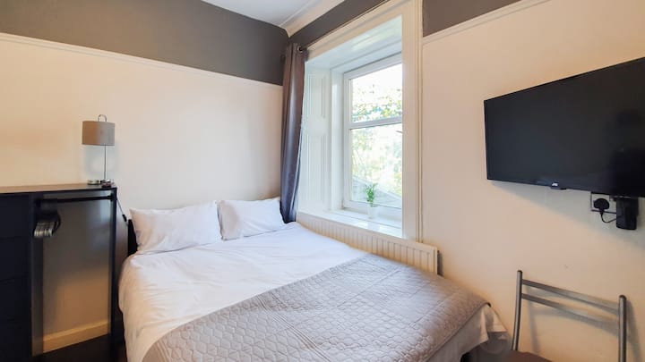 Studio Apartment - Bemersyde Studio 8 - East Kilbride