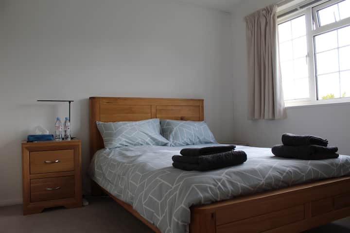 Private Double Bedroom - Guildford Central - Guildford