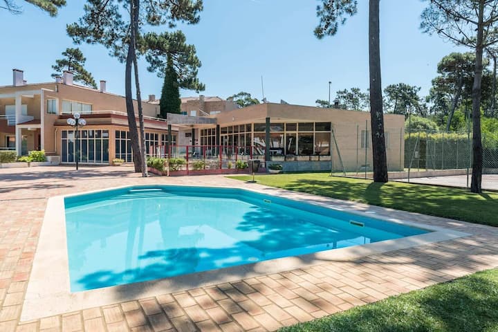 Fantástico Condomínio Com Piscina - Esposende