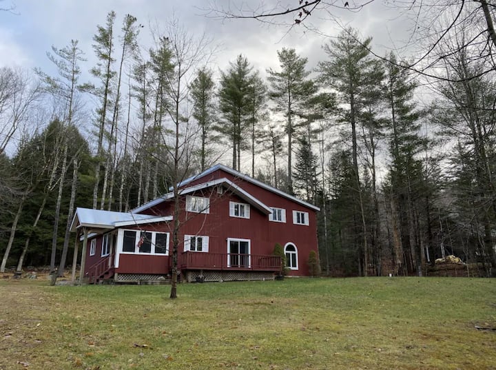 Tallwood Timber: Family Friendly Ski Home - Bromley Mountain, VT