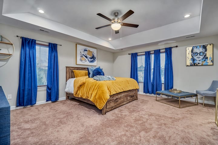 Luxury 5 Bed 3 Bath Modern Home Waterside Downtown - Norfolk, VA