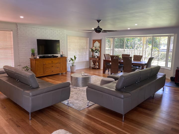 Cheerful 3 Bedroom Home With Pool - Coffs Harbour
