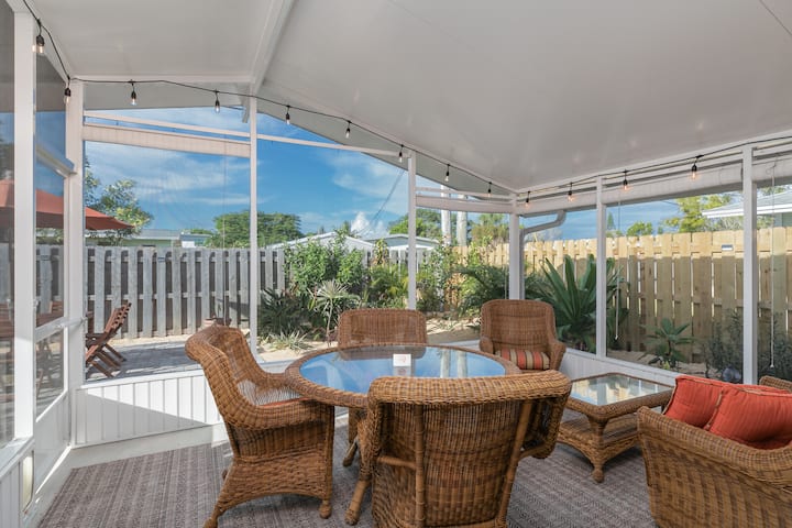 3br/2ba Launch Pad, Four Short Blocks To Beach - Cape Canaveral, FL