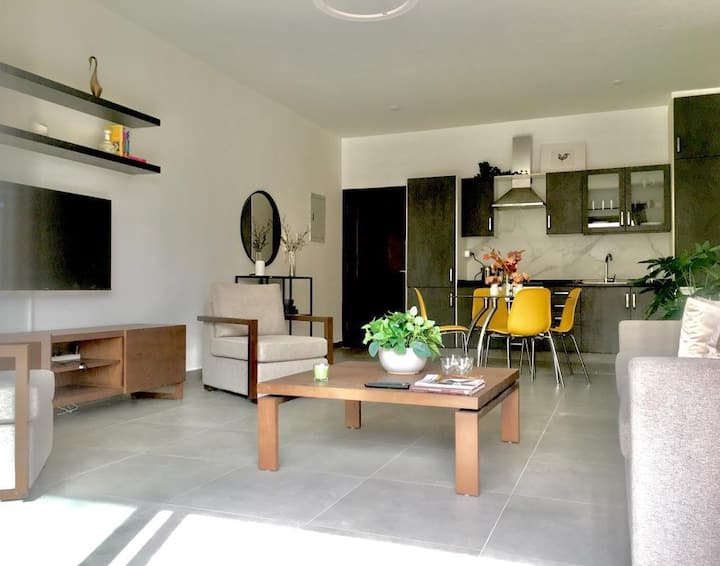 Lovely & Modern 2-bedroom Apt In A Great Location - Amman