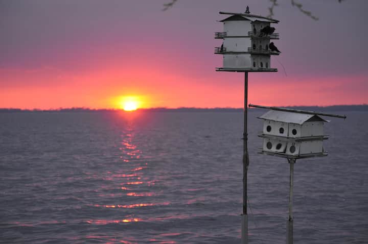 Sunset Lake Home 20 Min From Eaa. Sleeps 7 Or More - Fremont, WI
