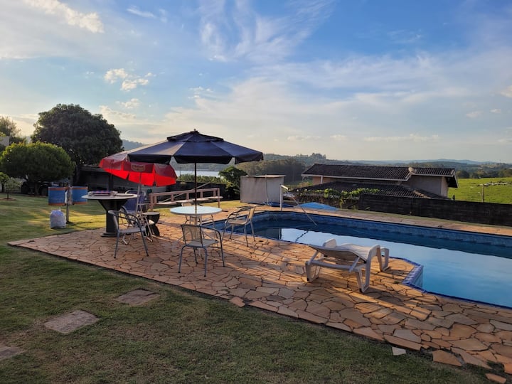 Chácara Agradável Com Piscina E Churrasqueira. - Atibaia