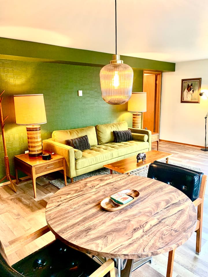 West Seattle Midcentury Lounge - Seattle, WA