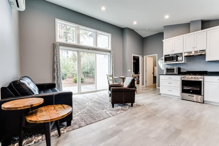 Modern Guesthouse Perfect For Privacy And Relaxing - Springfield, OR