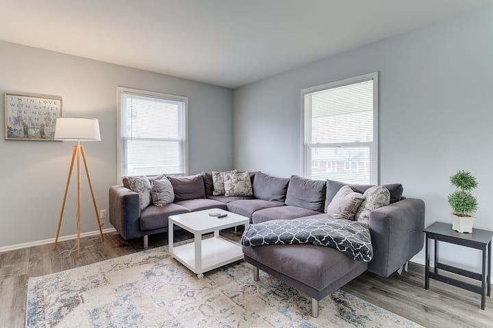 Spacious Fully Equipped 3br | Waukesha - Brookfield, WI