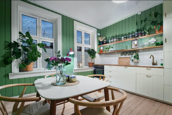 Nydelig Løkka-leilighet Med Balkong, Peis Og Sjarm - Oslo